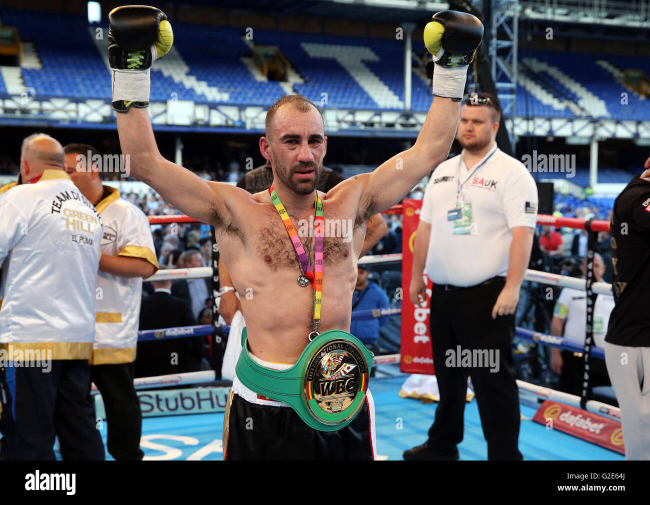 Sean Dodd celebrates beating Pasquale Di Silvio in the WBC ...