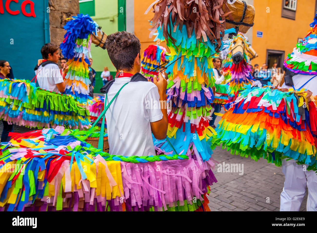 Tarasca parade hi-res stock photography and images - Alamy