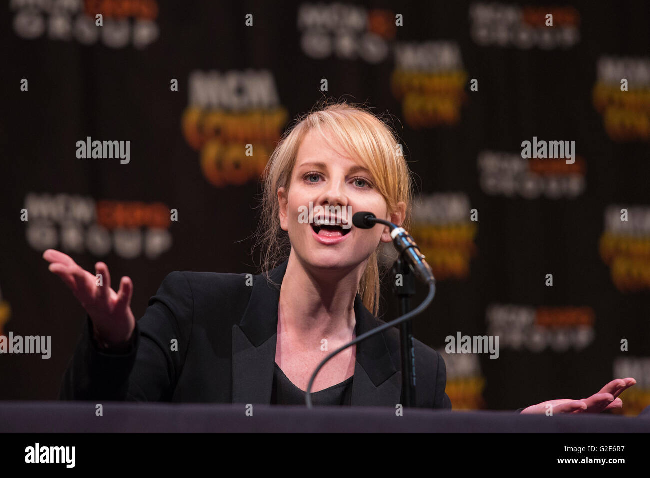 Melissa rauch hi-res stock photography and images - Alamy