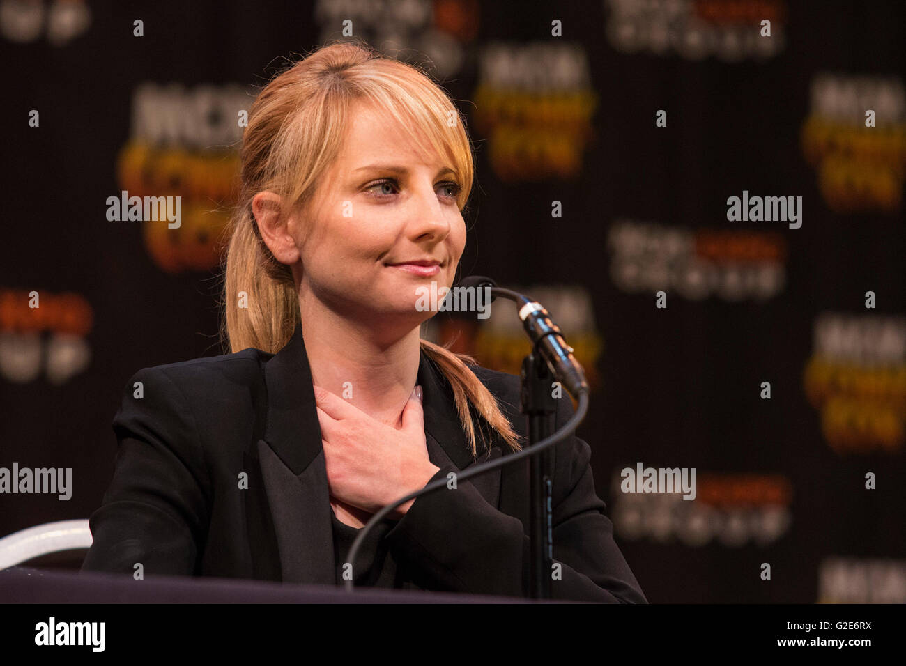 Melissa rauch hi-res stock photography and images - Alamy