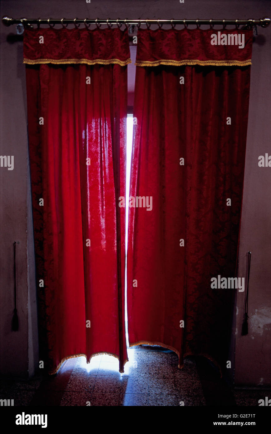 Red drapery hi-res stock photography and images - Alamy