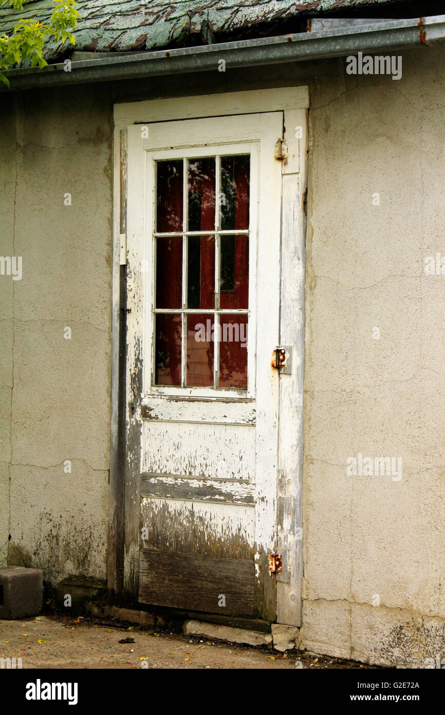 Distressed door hi-res stock photography and images - Alamy