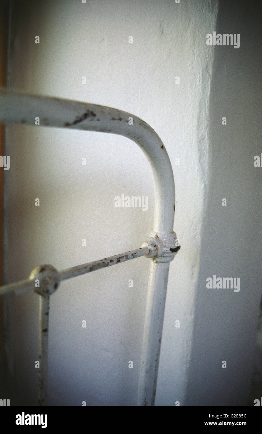 Cast frame hi-res stock photography and images - Alamy