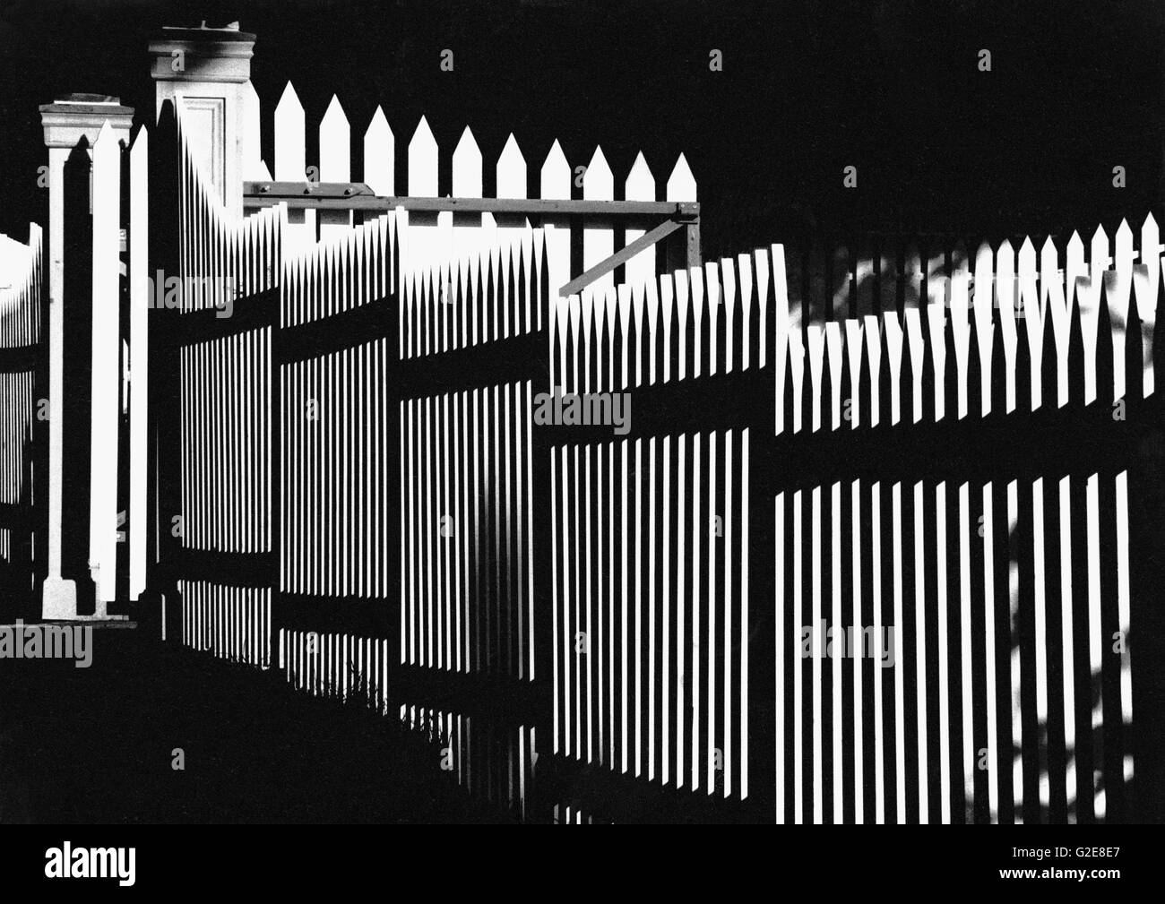 Graphic White Picket Fence Stock Photo - Alamy
