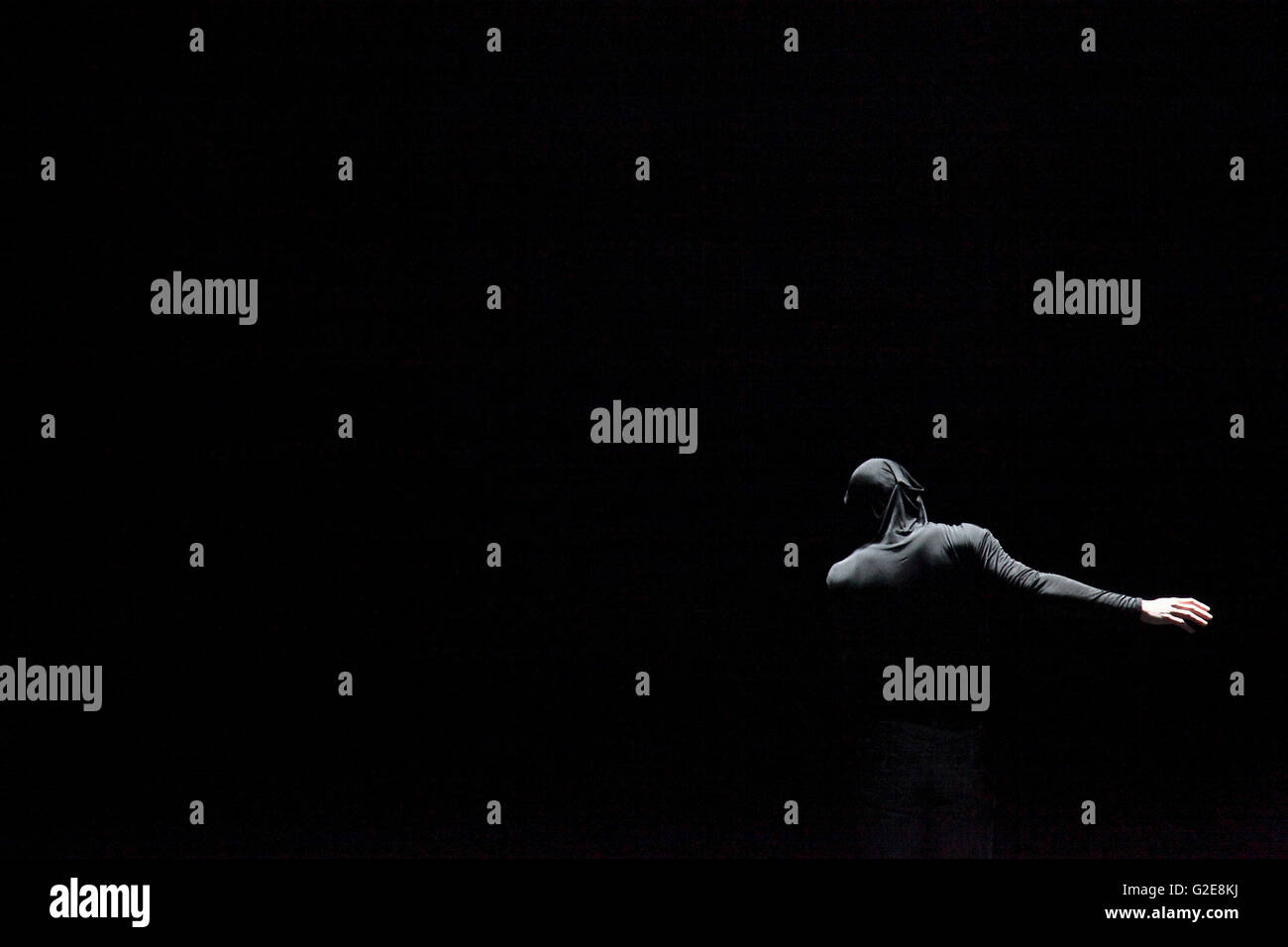 Hooded man back hi-res stock photography and images - Alamy