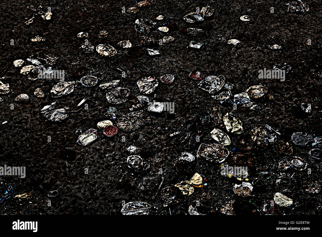 Crushed metal cans hi-res stock photography and images - Alamy