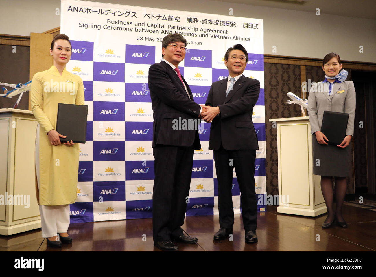 Tokyo, Japan. 28th May, 2016. Vietnam Airlines president Phan Ngoc Minh ...