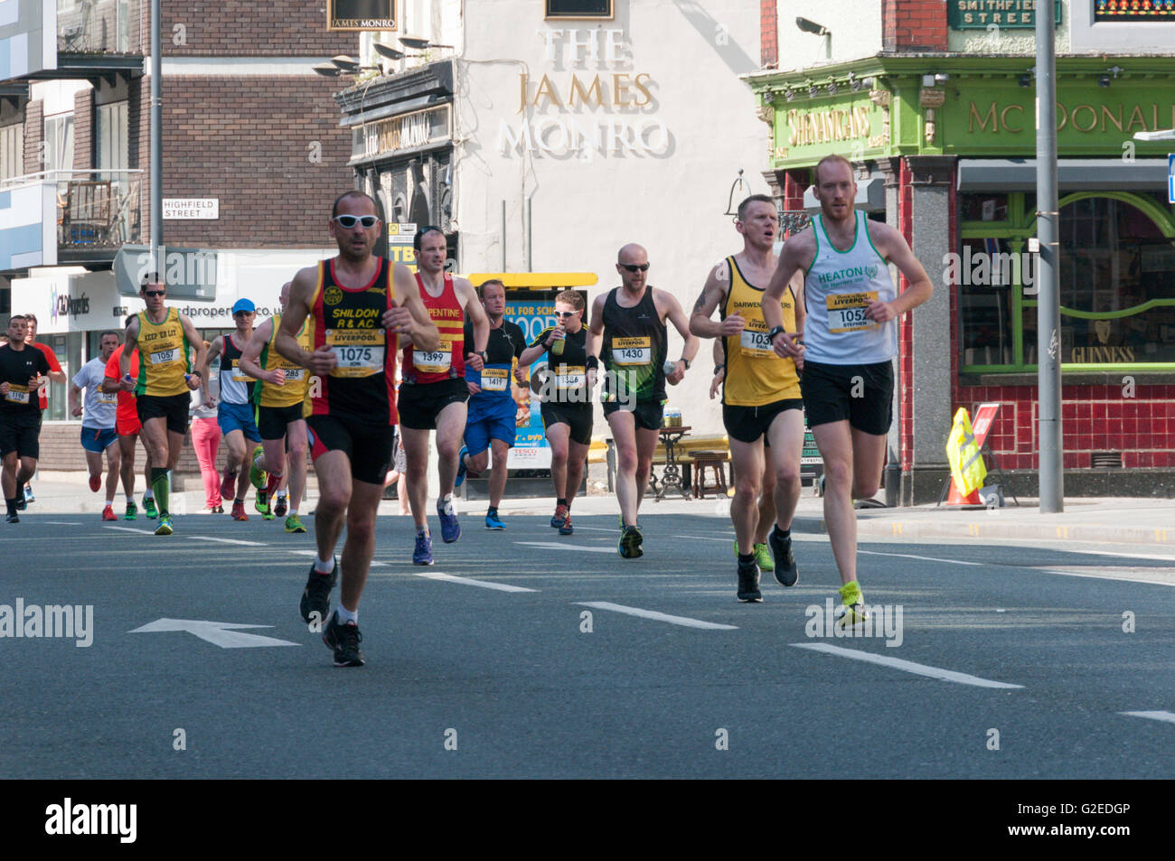 Liverpool marathon hi-res stock photography and images - Alamy
