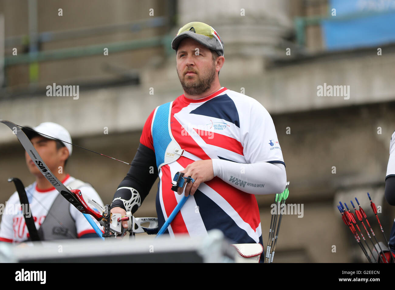 Take aim hi-res stock photography and images - Alamy