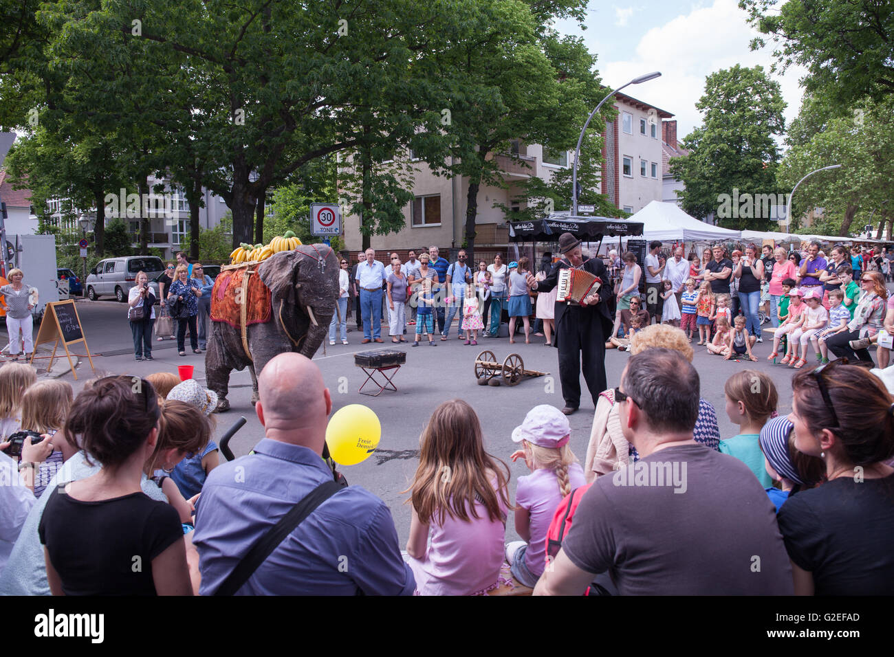 Berlin, Germany. 29th May, 2016. Spring in Westend: District festival ...