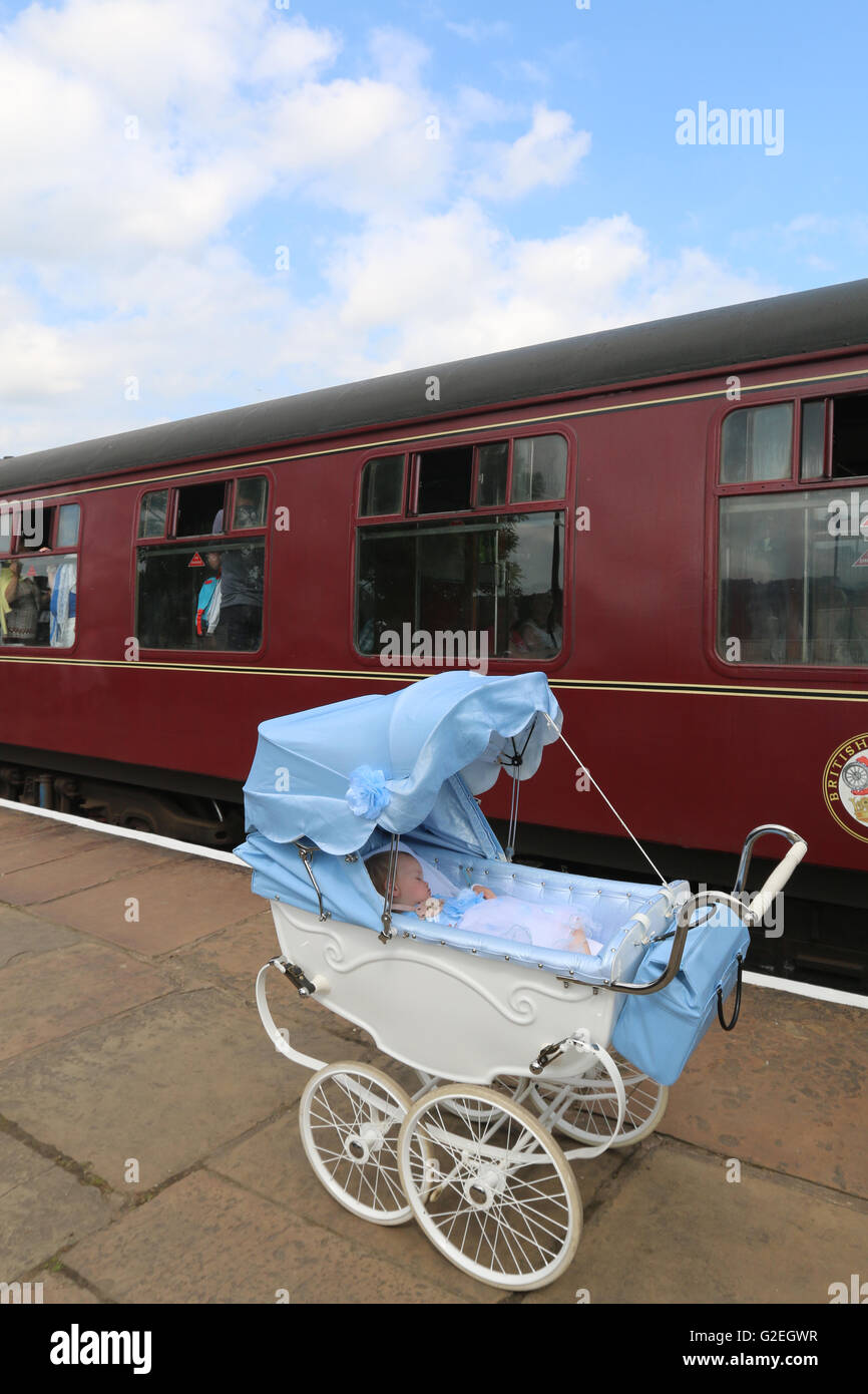 Old fashioned pram hi-res stock photography and images - Alamy