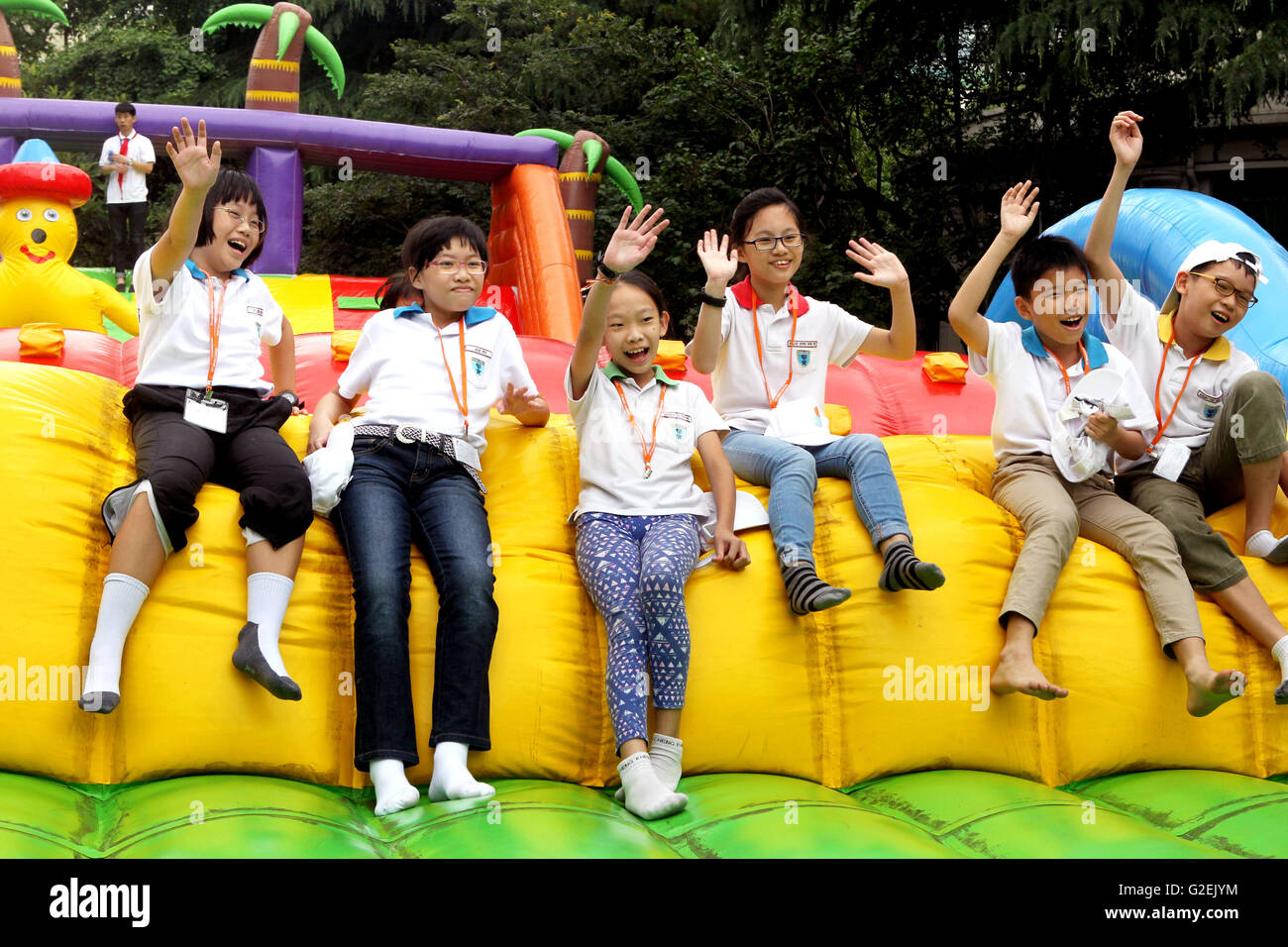Shanghai, China. 30th May, 2016. Children pose for a group photo during ...