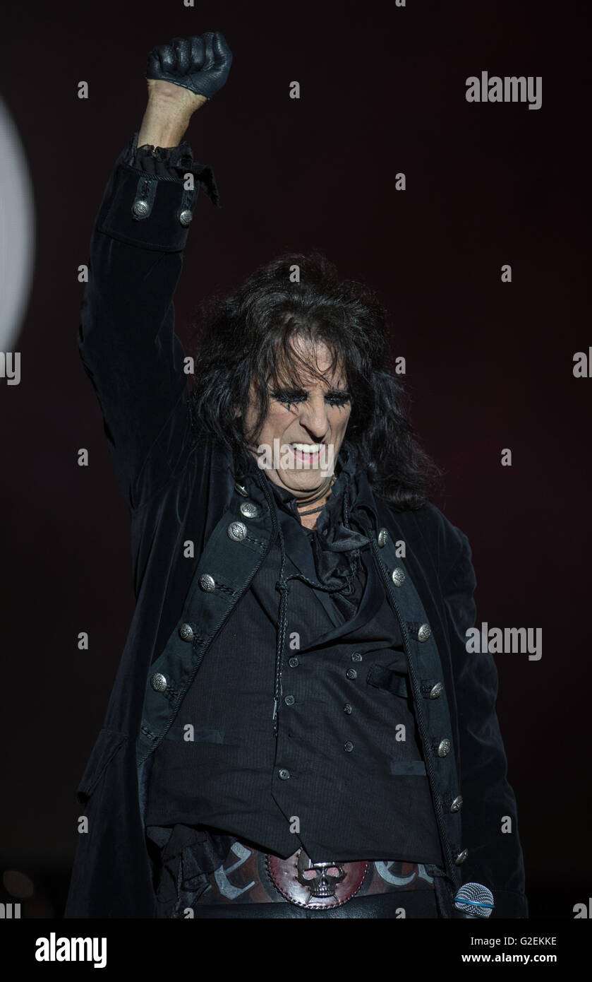 Hollywood vampires alice cooper hi-res stock photography and images - Alamy