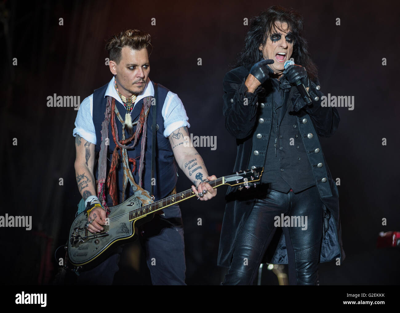 Johnny depp tour hi-res stock photography and images - Alamy