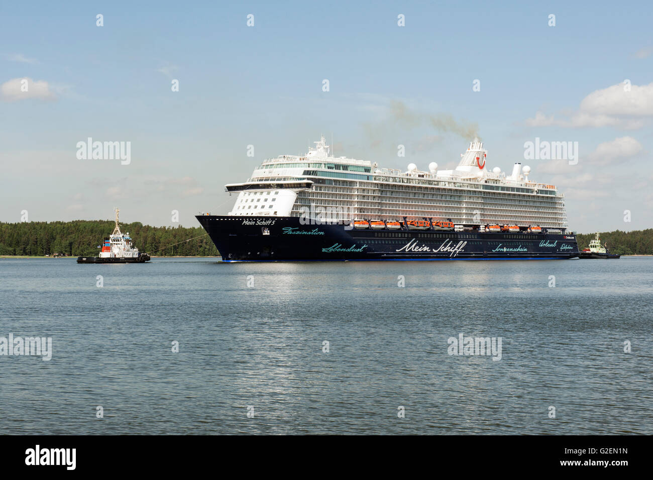 Turku, Finland. 30th May, 2016. The newest cruise ship for the German ...