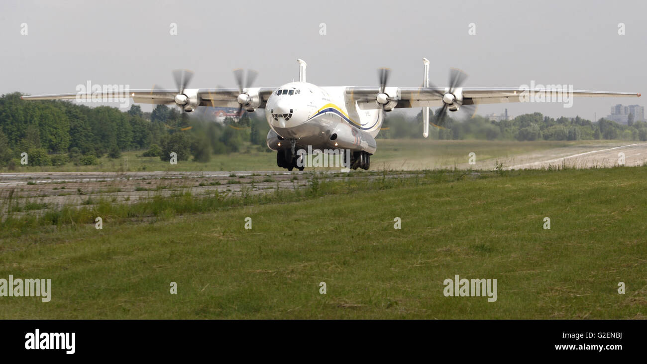 May 30, 2016 - The renovated Antonov An-22 ''Antei'' takes off the ...
