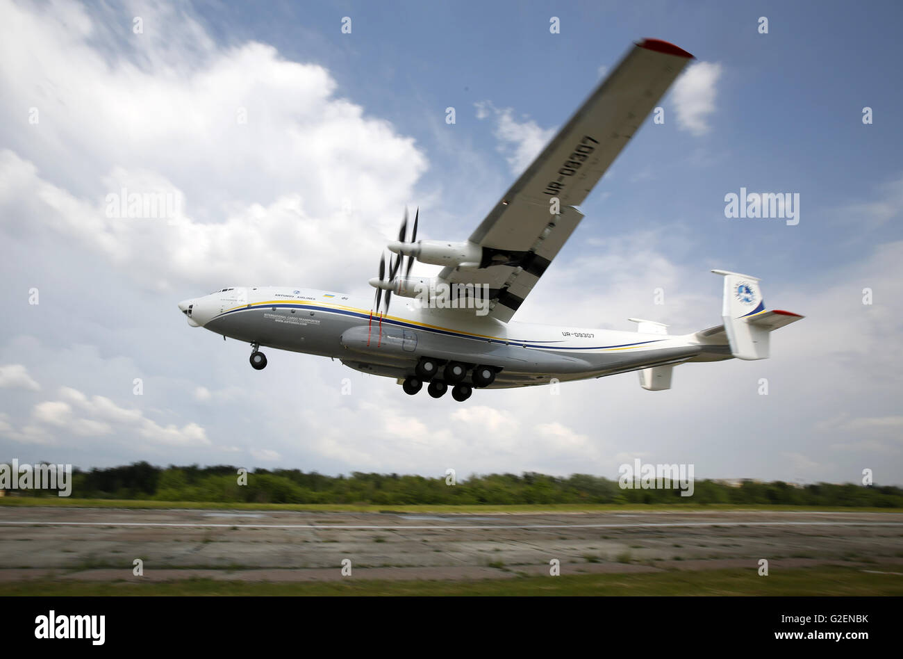 May 30, 2016 - The renovated Antonov An-22 ''Antei'' takes off the ...