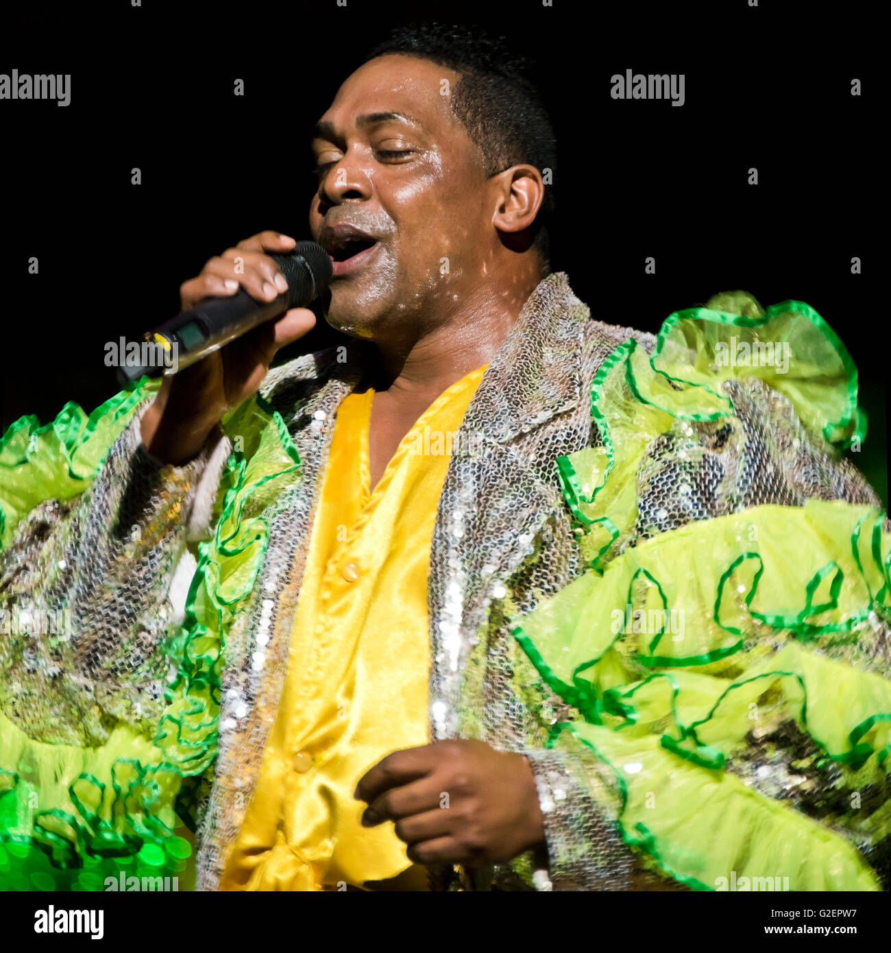 Traditional cuban costume hi-res stock photography and images - Alamy