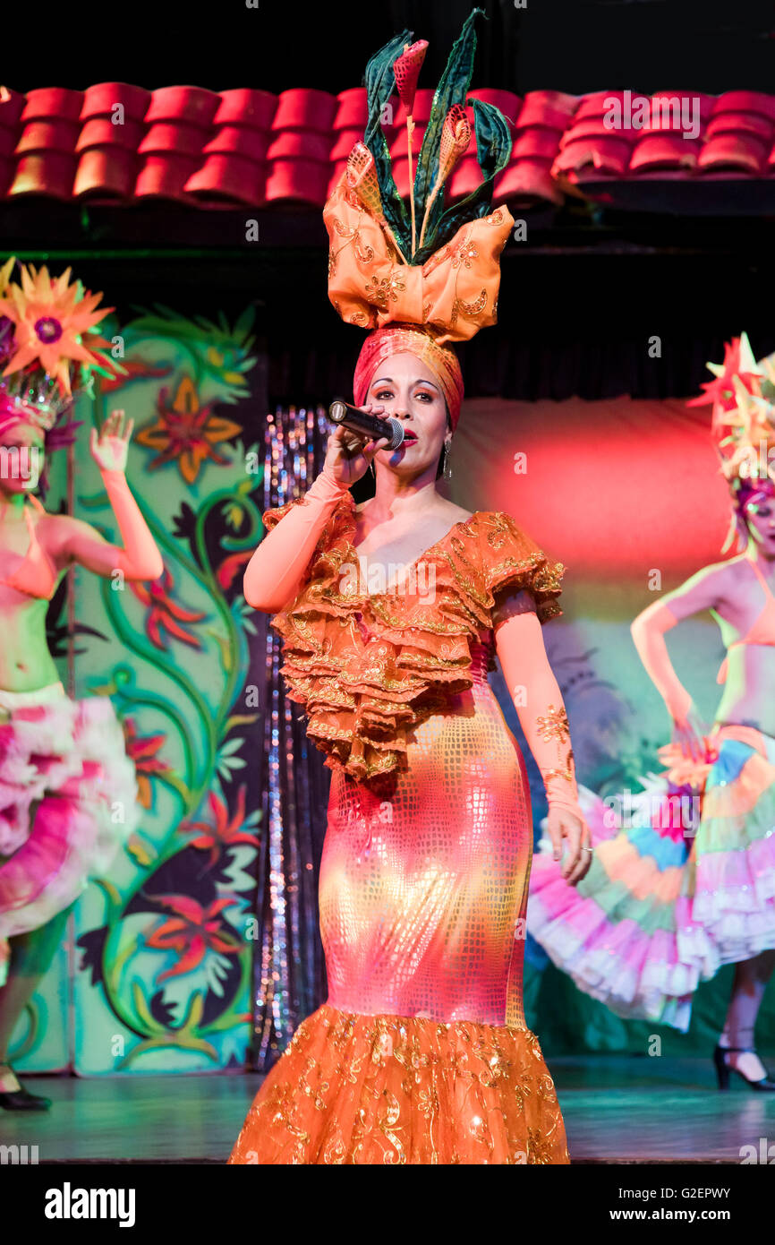 Cuban dance troupe hi-res stock photography and images - Alamy