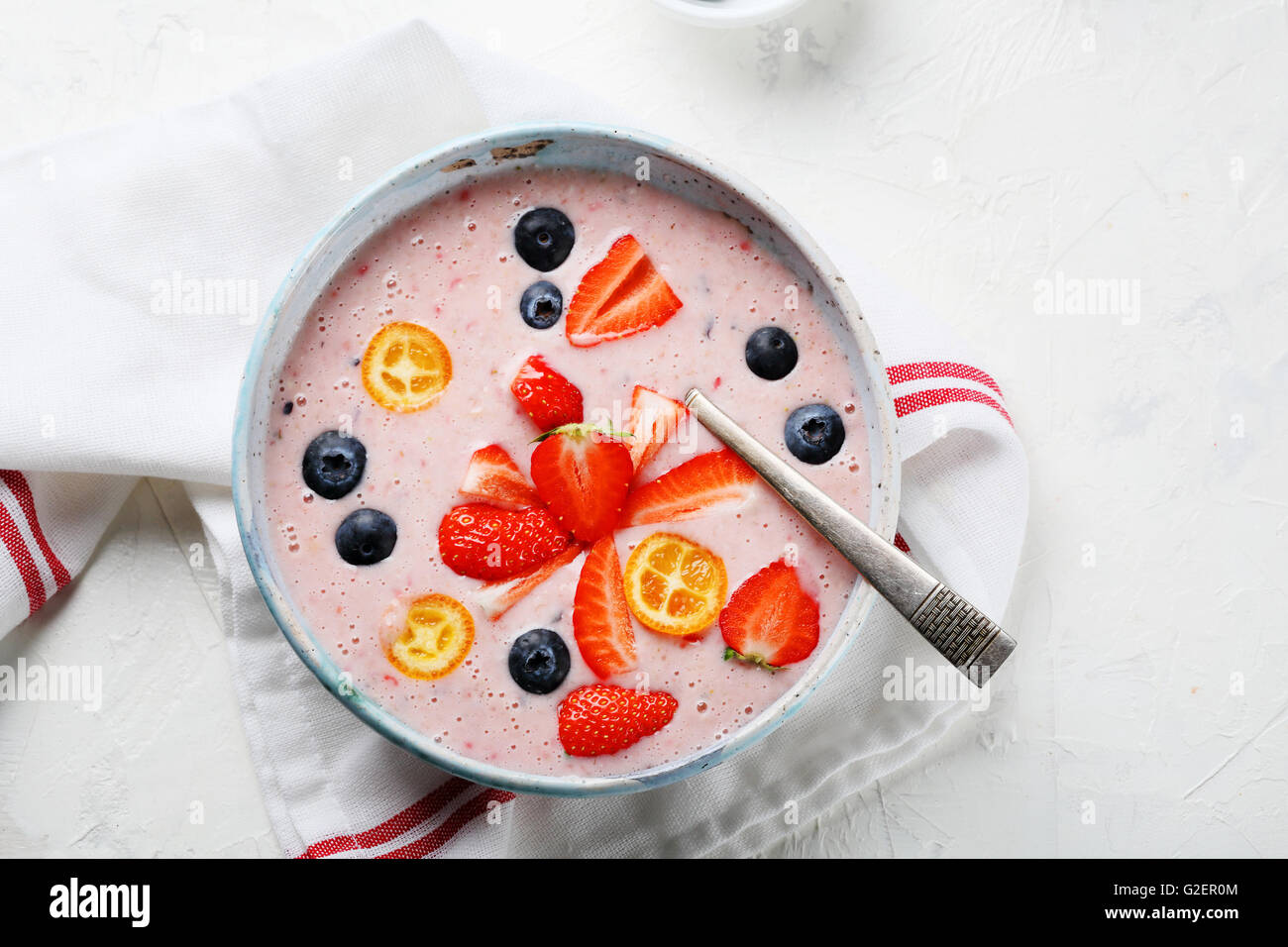 Healthy summer breakfast hi-res stock photography and images - Alamy