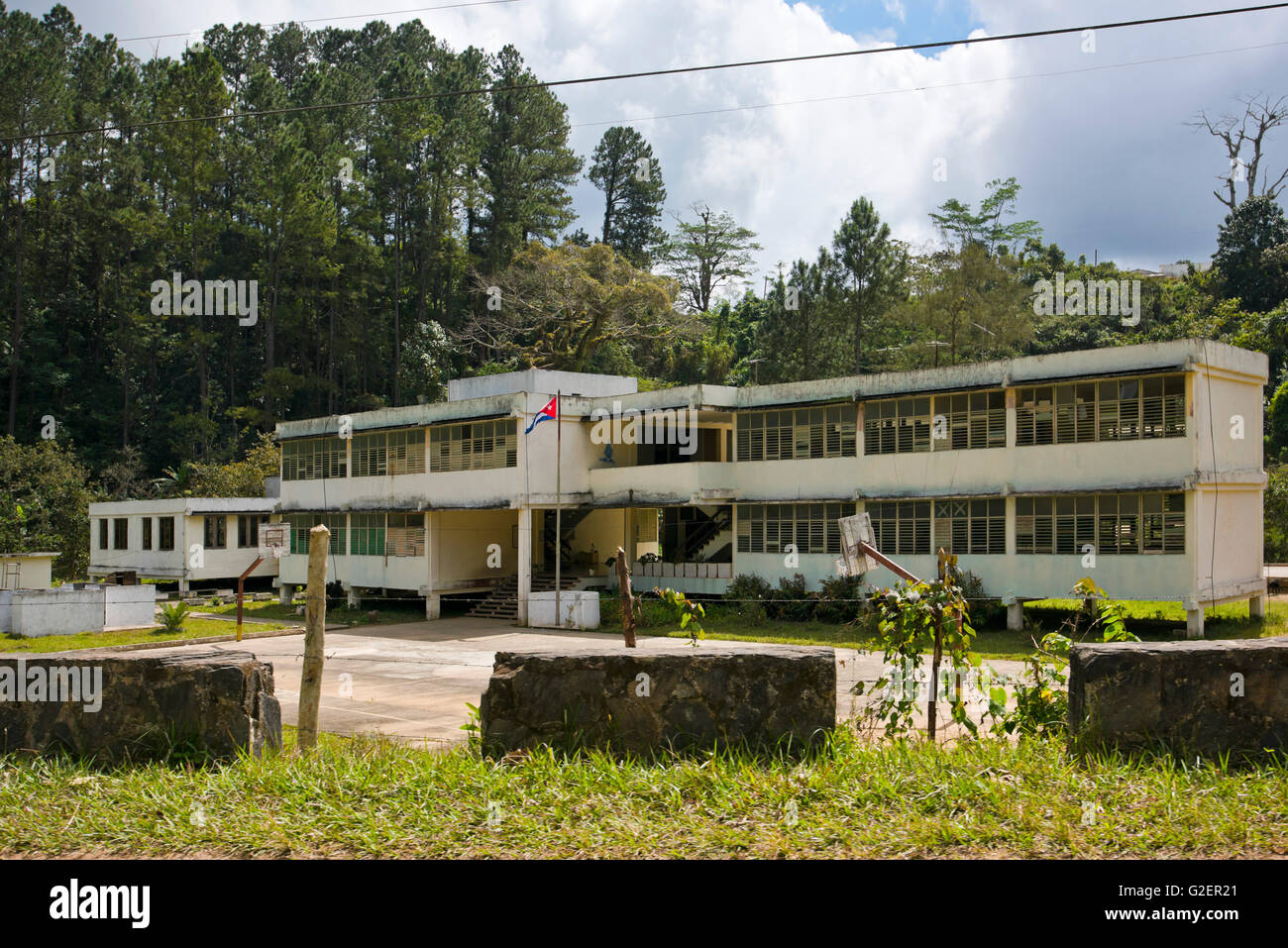 Rundown school building hi-res stock photography and images - Alamy