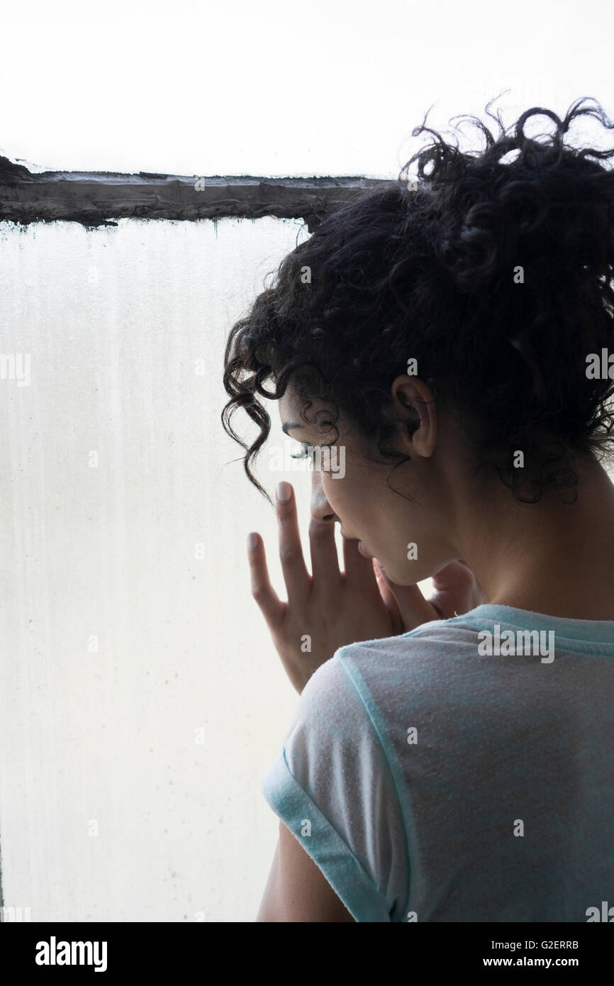 Woman silhouette sad hi-res stock photography and images - Alamy