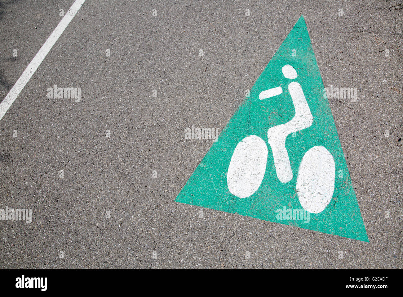 Green and White Cycle Lane Path Symbol Stock Photo - Alamy