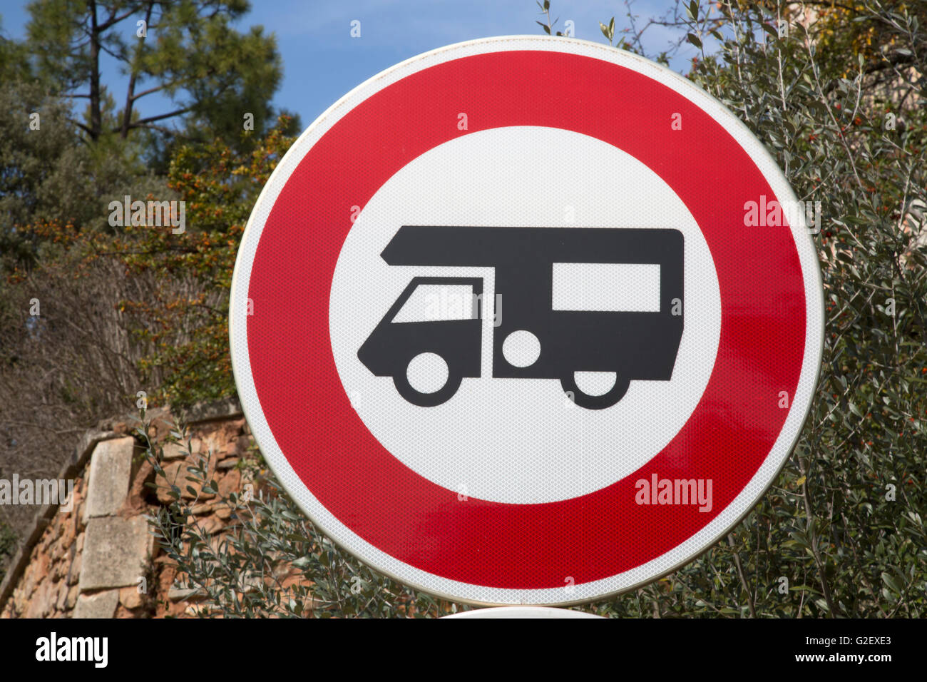 Red and White Caravan Warning Sign Stock Photo - Alamy