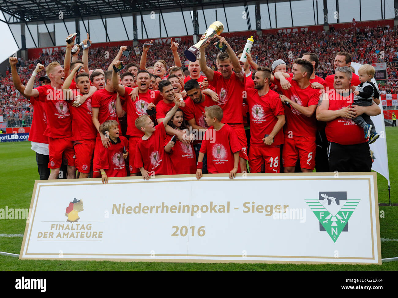 Delight presentation winners football hi-res stock photography and ...