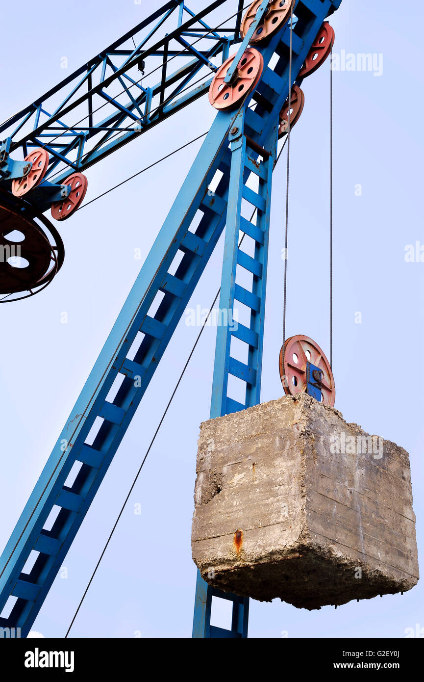 Counterweight blocks hi-res stock photography and images - Alamy