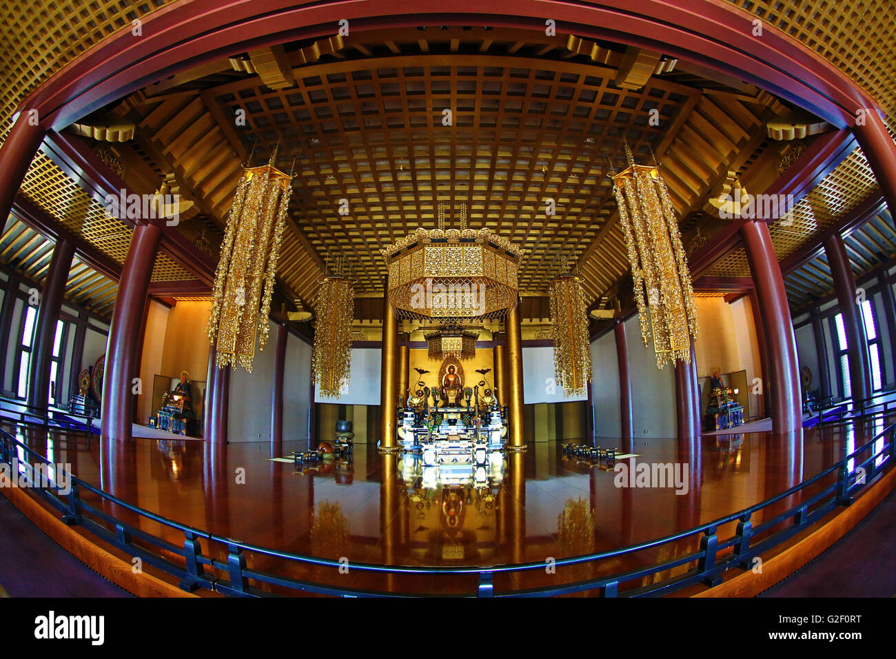 Interior of the Daiden (Hondo) the main hall of Zojoji Temple in Tokyo ...