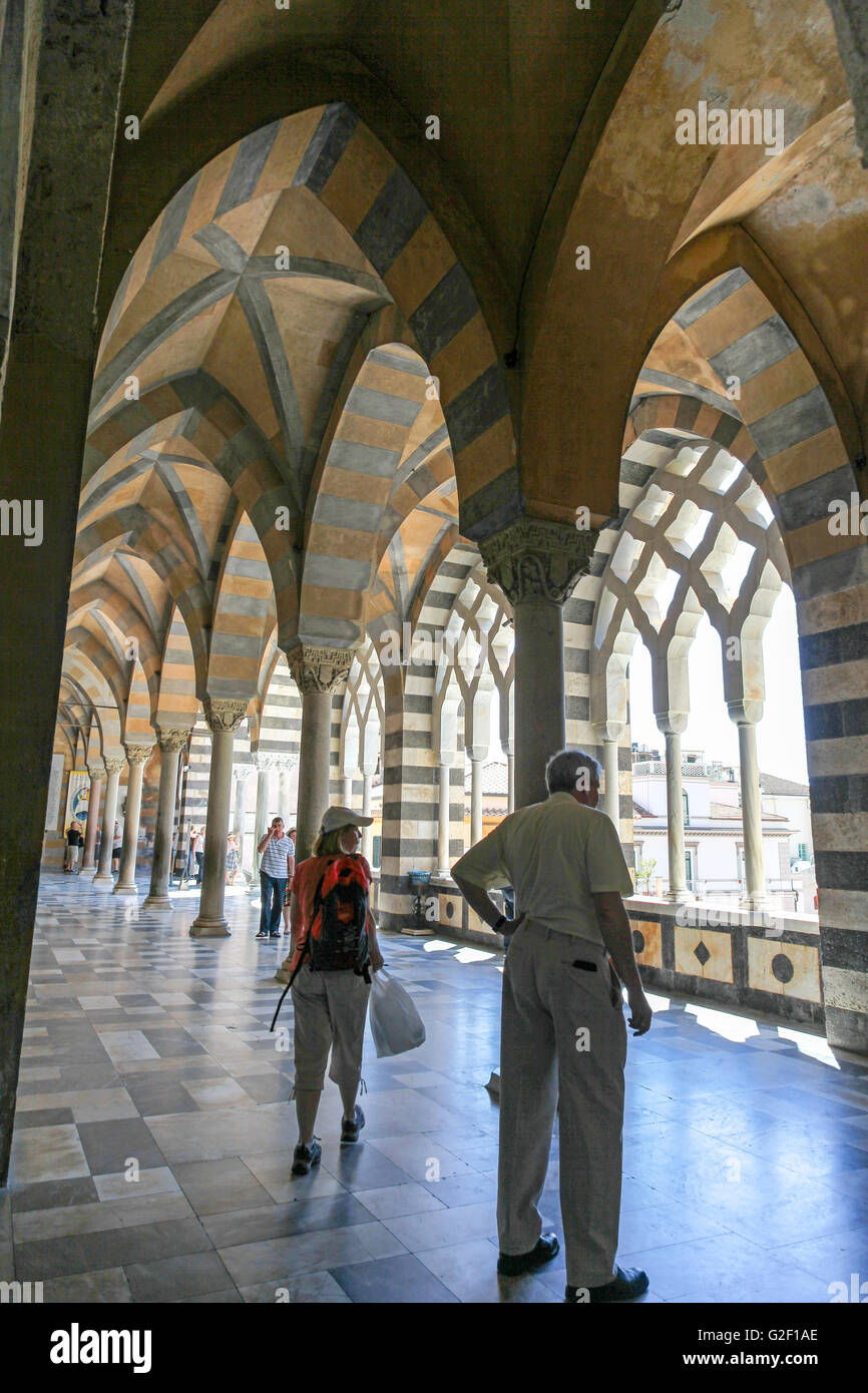 Roman cloisters hi-res stock photography and images - Alamy