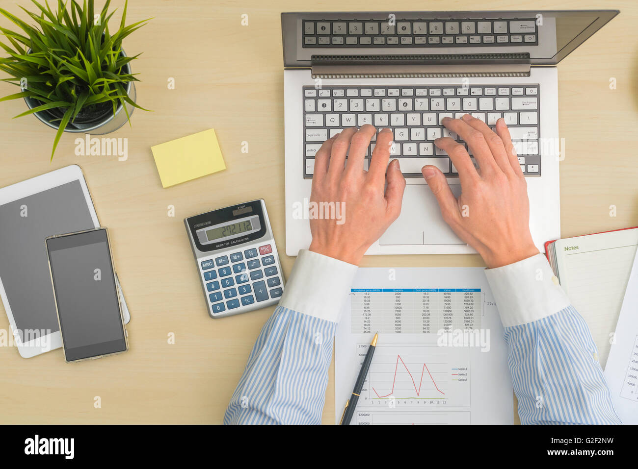 Calculation with chart hi-res stock photography and images - Alamy