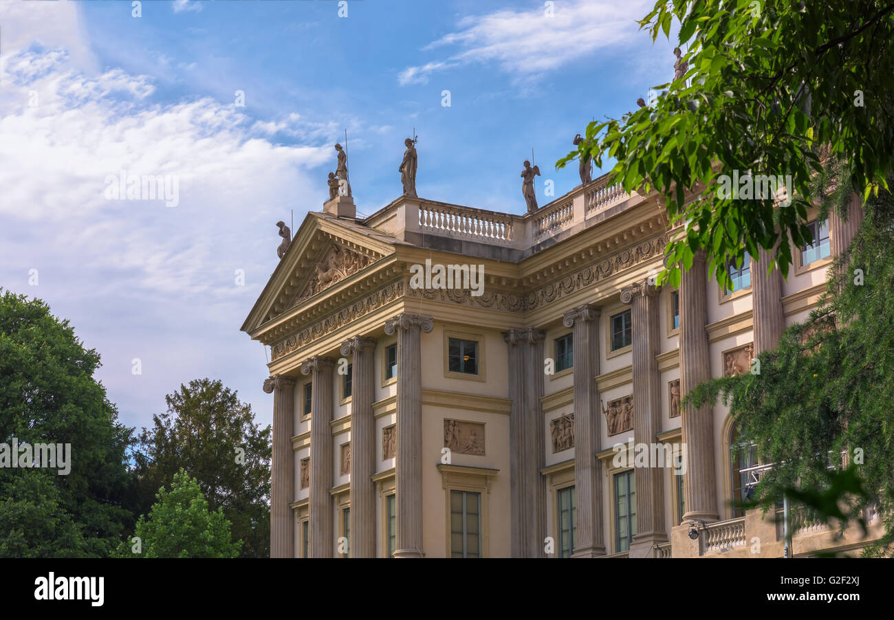 Neoclassic villa hi-res stock photography and images - Alamy