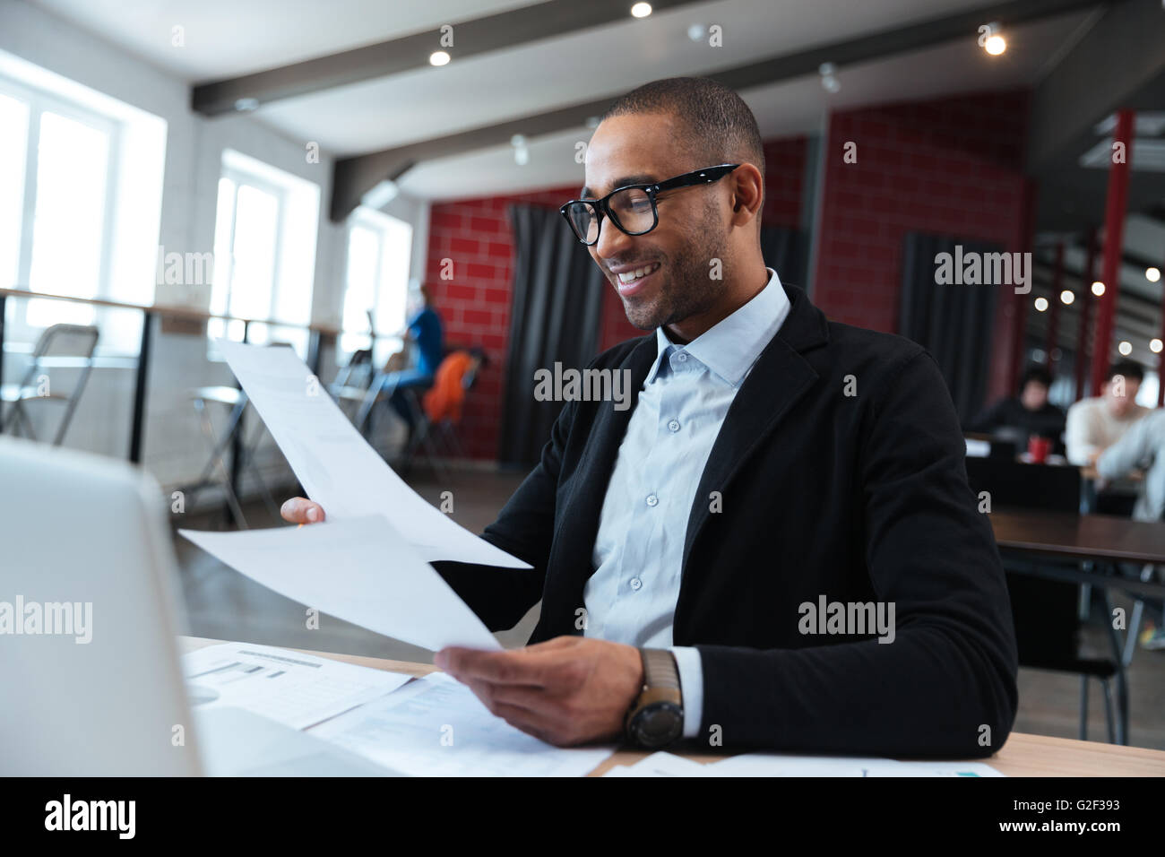 Man hands working documents hi-res stock photography and images - Alamy