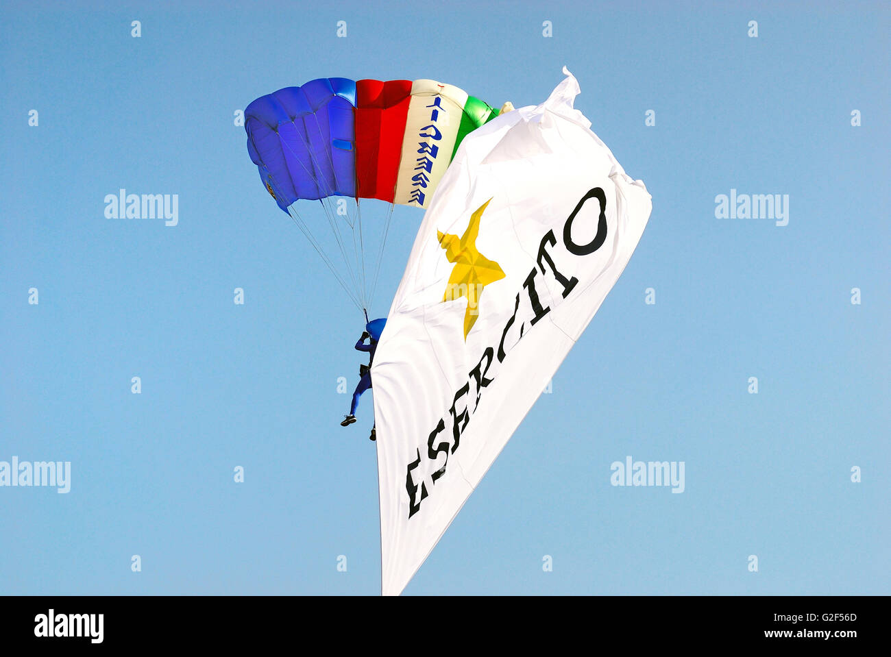 Padova, Italy. Italian Folgore Parachute Brigade in Prato della Valle ...
