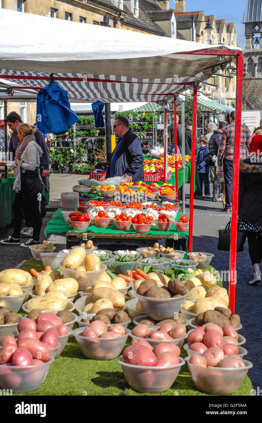 Market stalls Stamford Lincolnshire Stock Photo - Alamy