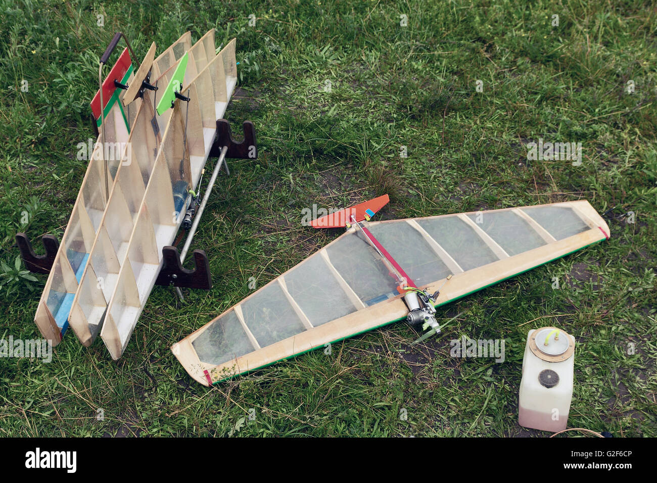 Remote controlled model plane hi-res stock photography and images - Alamy