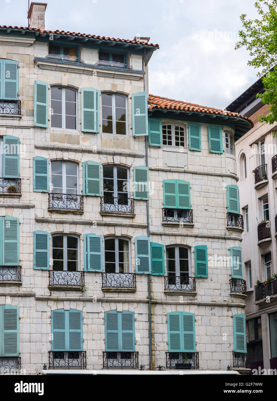 Antique building hi-res stock photography and images - Alamy