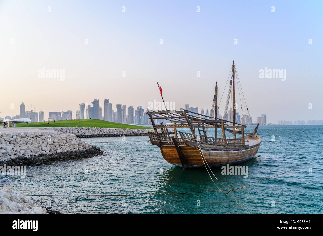 Traditional arabic dhow wooden boat hi-res stock photography and images ...