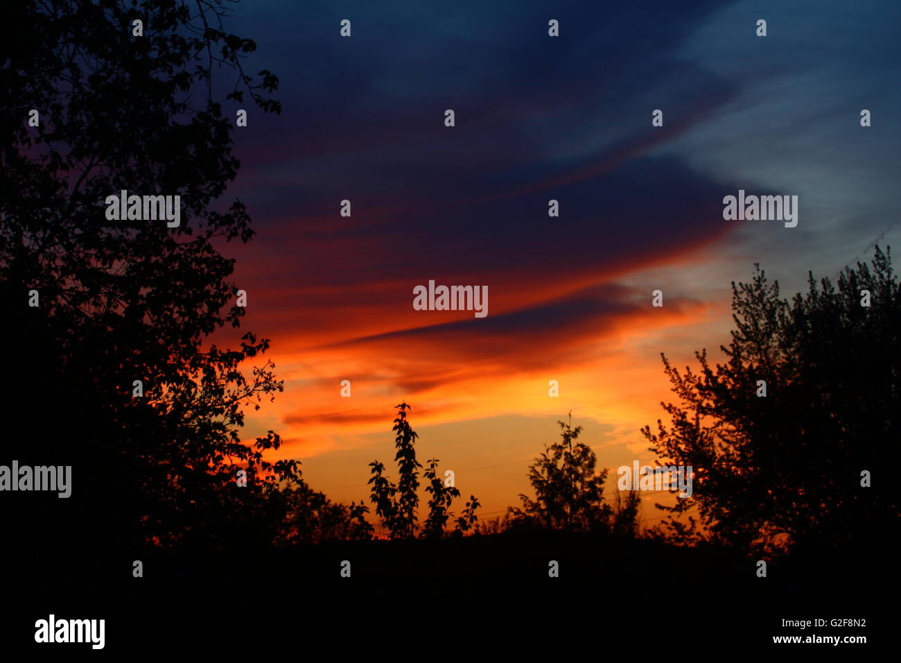 Dramatic sky wallpaper hi-res stock photography and images - Alamy