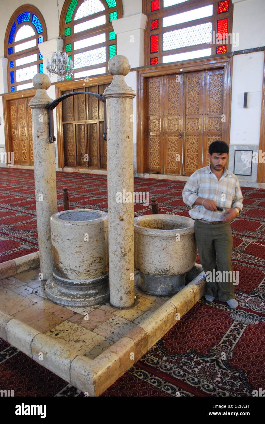Damascus - Umayyad Mosque, Man Stock Photo - Alamy