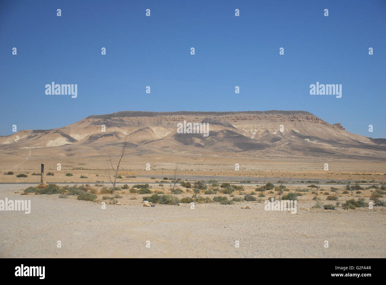 Syrian desert landscape hi-res stock photography and images - Alamy