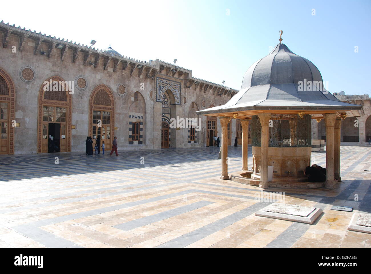 Aleppo - The Great Mosque, Courtyard With Ablution Building Stock Photo ...