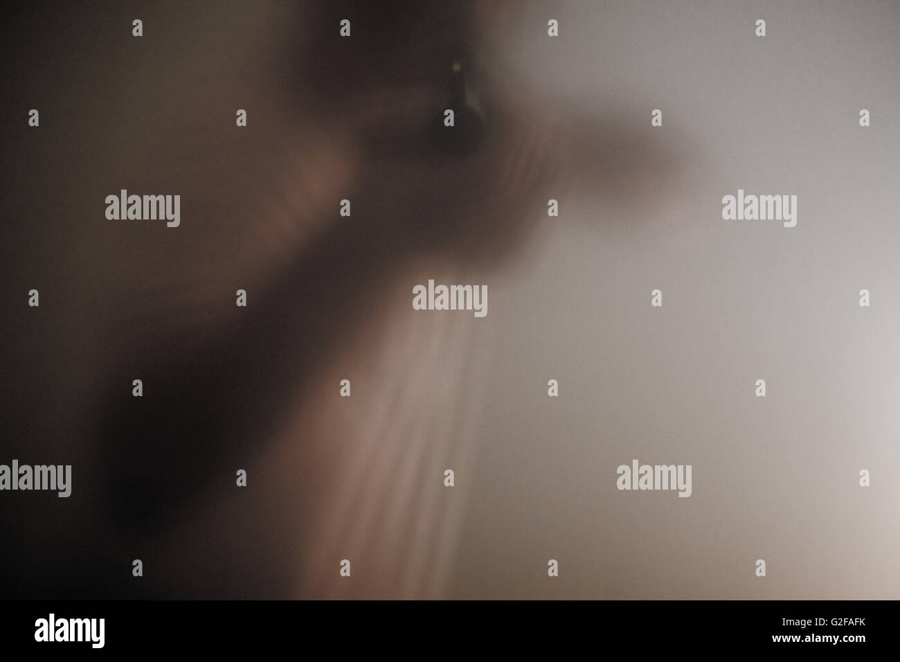 Gun aiming hi-res stock photography and images - Alamy