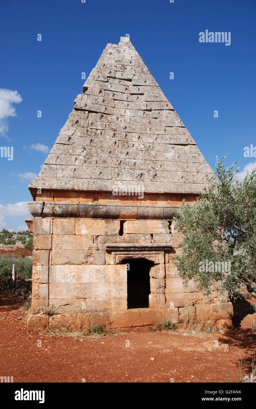 Al Bara - Pyramid Tomb Stock Photo - Alamy