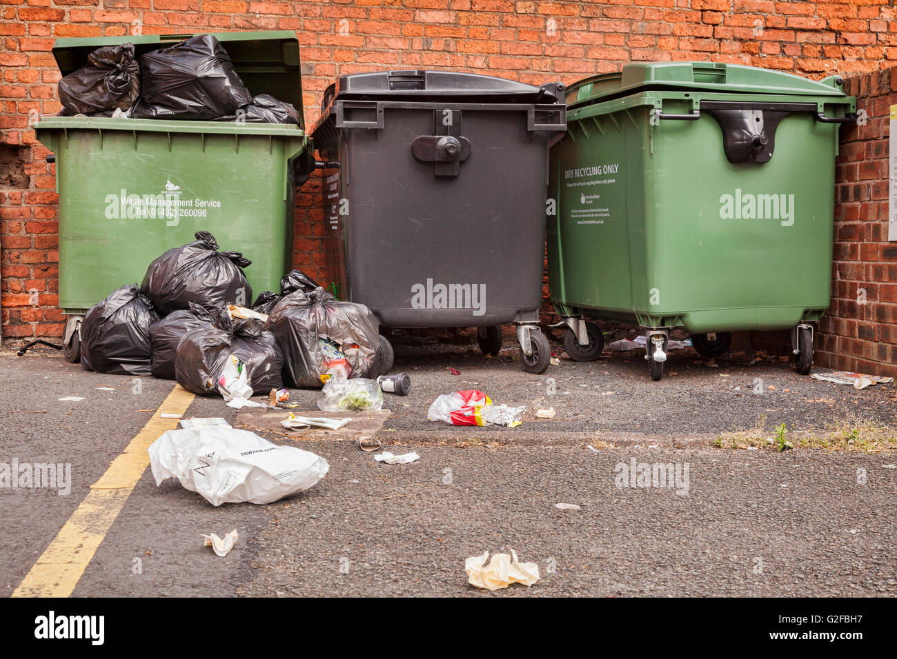 Overflowing hi-res stock photography and images - Alamy