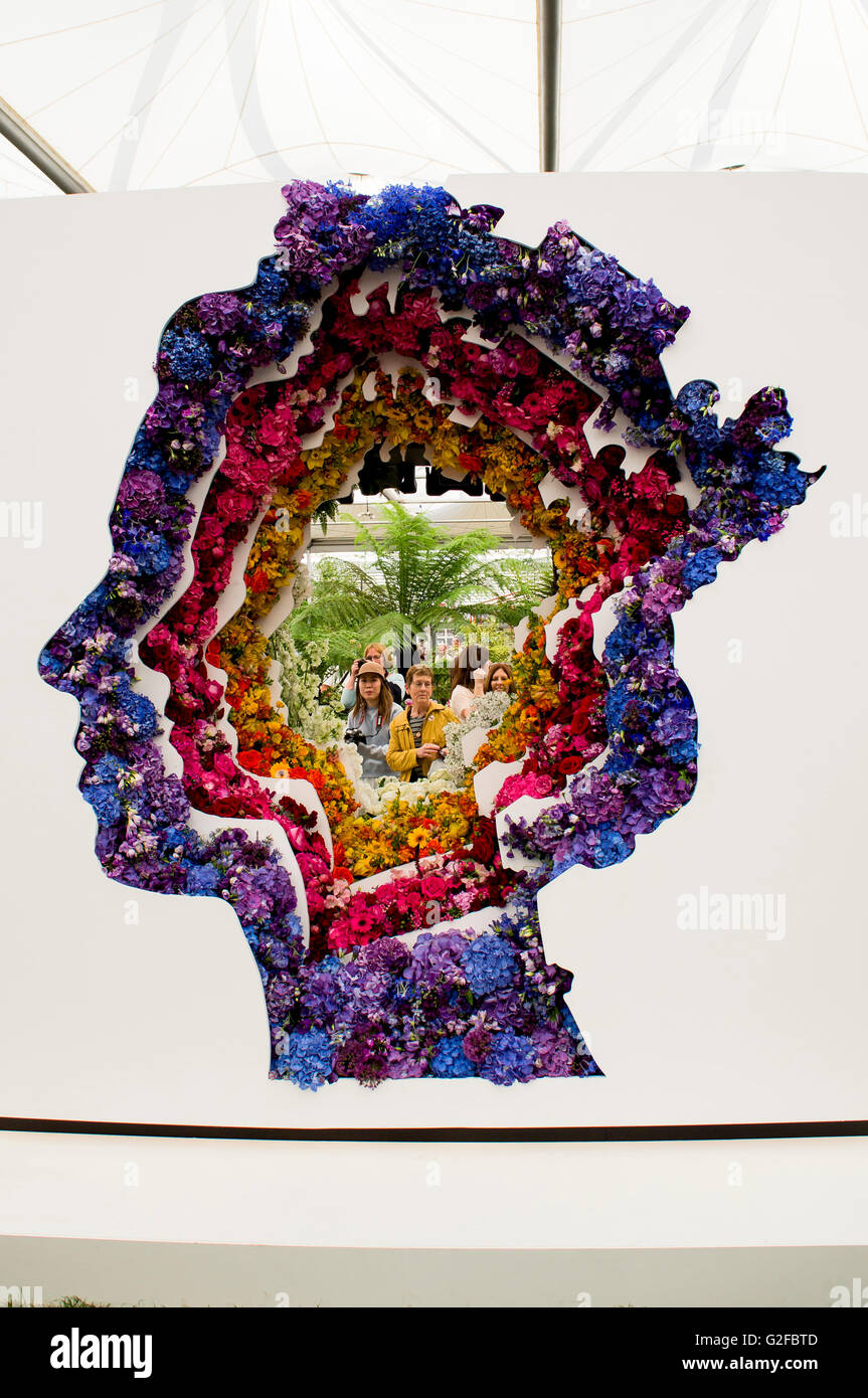 Chelsea flower show queen 2016 hi-res stock photography and images - Alamy