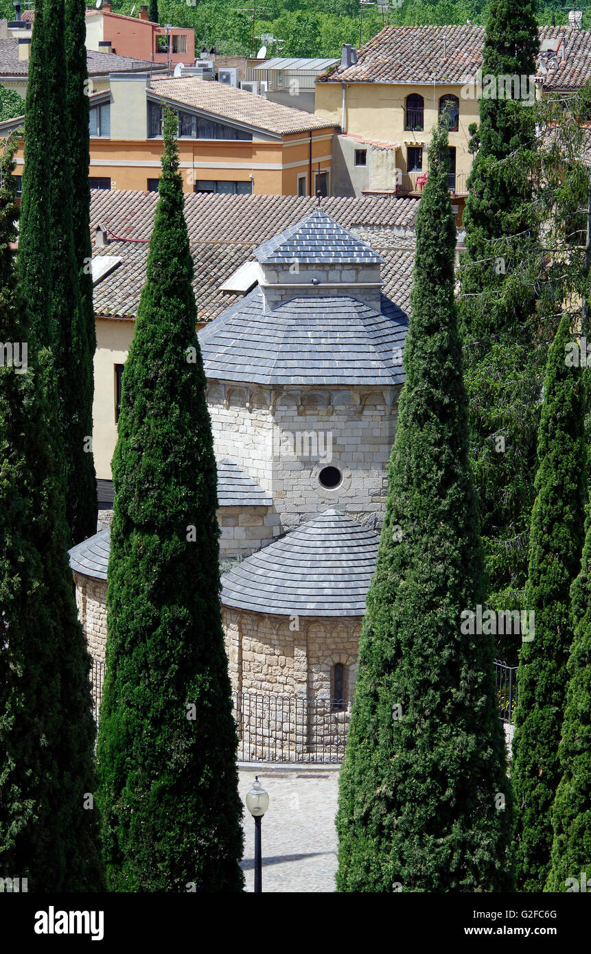 Girona, Spain, Trees Apse & roofs of San Nicholas Stock Photo - Alamy