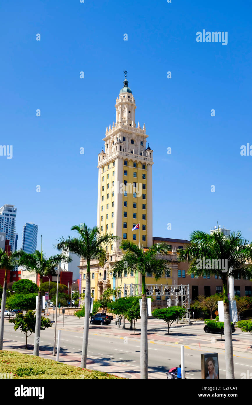 Miami freedom tower hi-res stock photography and images - Alamy